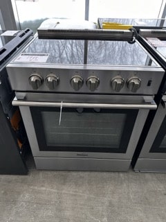 30’’ Induction range, Self cleaning convection oven, Blomberg ...